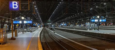 Germanys Train Staff Go On 3 Day Strike As Farmers Protest Blocks