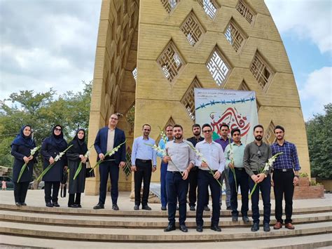 پارک علم و فناوری استان گلستان کارکنان پارک علم و فناوری گلستان با شهداي گمنام تجديد ميثاق کردند