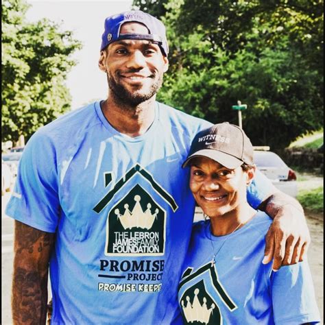 Lebron James Mother Gloria 2022 Update Husband And Net Worth