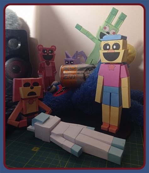 Smiling Critters Papercraft Paper Crafts Critter Fnaf