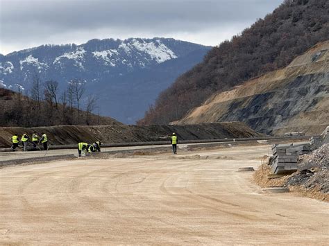 Трајановски Значителен прогрес на работите и забрзана динамика на автопатот Кичево Охрид