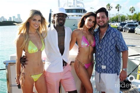 8 Hot Sexy Lyndon Smith Bikini Pics