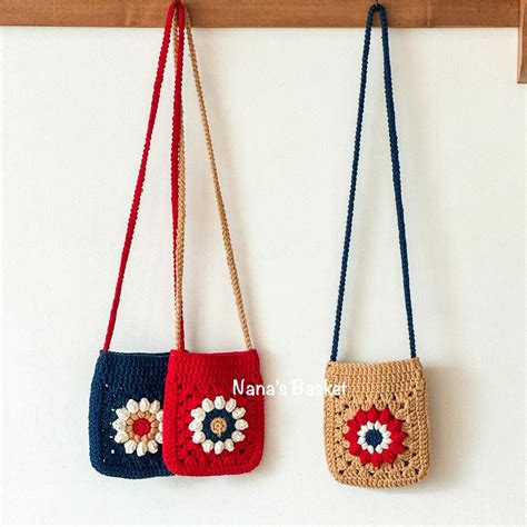 나나 Nana 꽃 모티브 미니 크로스백” Diy 패키지 예약 주문받습니다 🤗 ️ 패키지에 구성된 실로 컬러 조합에 변화를 주어 미니 크로스백 3개 ~ 4개 완성이
