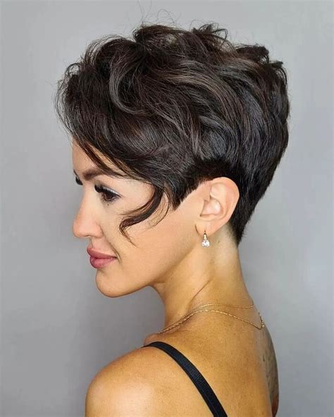 Chic Pixie Bob Haircut Options For Those Who Like Shorter