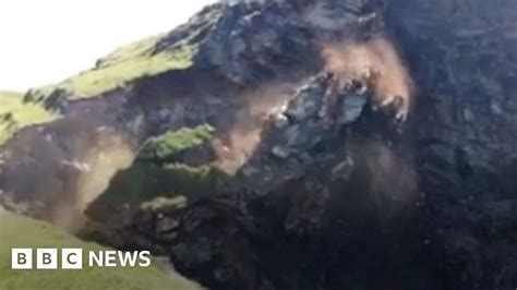 Huge Cliff Fall In Cornwall Stuns Onlookers Bbc News