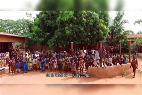 非洲的“假土豪”，白天吃不起饭也要穿名牌，晚上住贫民窟饿肚子 贫民窟 名牌 饿肚子