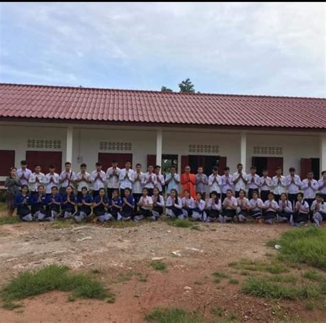 ໂຮງຮຽນ ມ ສ ທາດສາມປາງ