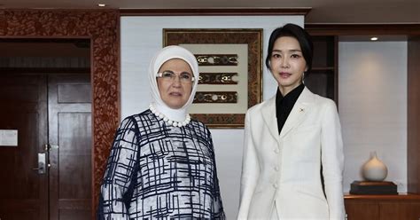 튀르키예 대통령 영부인 만난 김건희 여사