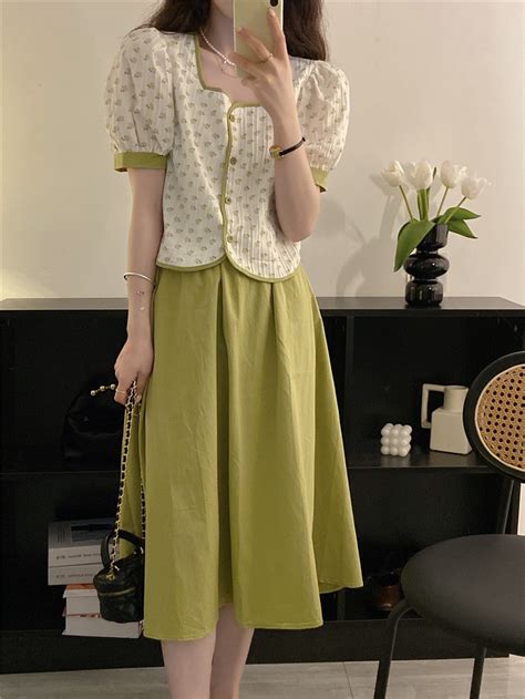 무료당일출고 여름 반팔 스퀘어넥 잔꽃무늬 플라워 블라우스 밴딩 롱 스커트 투피스 휴가 물놀이 휴양지 여친 여행 바캉스룩