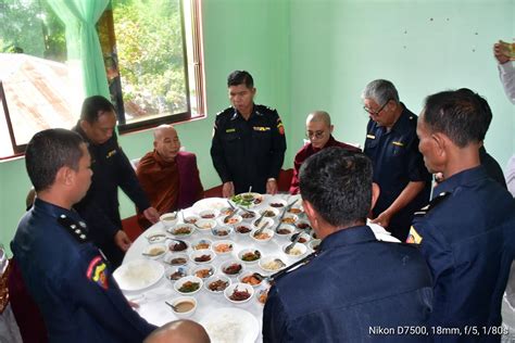 မြို့နယ်မီးသတ်ဦးစီးဌာနမှ ဝါဆိုသင်္ကန်း ဆက်ကပ်လှူဒါန်း Information And Public Relations Department