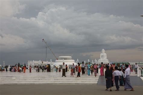 မာရဝိဇယဗုဒ္ဓရုပ်ပွားတော်မြတ်ကြီးအား အနယ်နယ်အရပ်ရပ်မှ ရဟန်း၊ ရှင