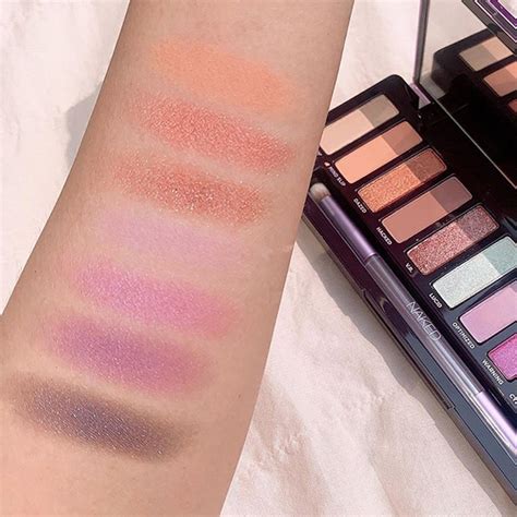美容美妆URBAN DECAY 经典 NAKED 眼影盘神秘靛紫色系 ULTRAVIOLET 让你成为时尚博主 La Mode