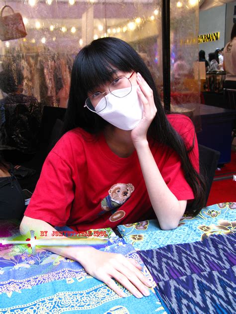 Lara Wisdom Emquartier 31 จอมยุทธ์พิทักษ์ไอดอล