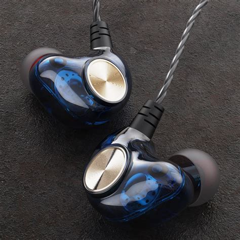 Проводные наушники с глубоким басом и шумоподавлением купить по цене 570 ₽ в интернет магазине