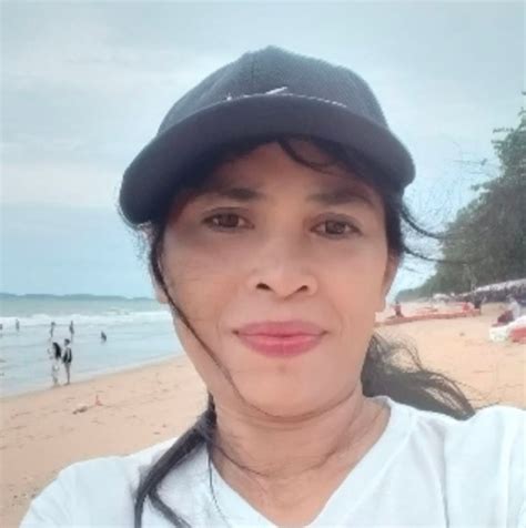 ความจริง เจ้าของสวนมาเอง ภาพล่าสุด ชลิต เฟื่องอารมย์ ในวัย 76 ปี กับผลผลิตทุเรียนปีนี้ ยัง