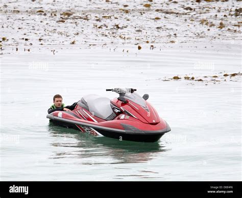Justin Timberlake On A Jet Ski Filming Friends With Benefits On