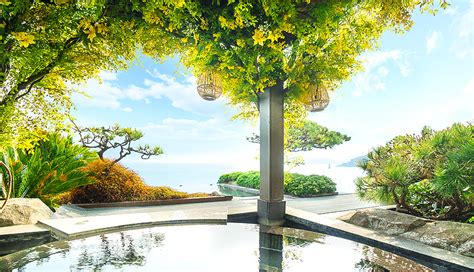 봄꽃 무드 가득한 파라다이스시티 And 파라다이스 호텔 부산으로 떠나는 봄나들이 라쿠 벚꽃 음료 3종 라 스칼라 스프링 세트 스프링 가든 씨메르