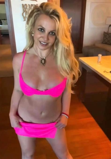 Britney Spears Teases New Short Hair Cut On Instagram