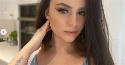 X Factors Cher Lloyd Flaunts Cleavage As She Oozes Sex Appeal In Plunging Top Daily Star