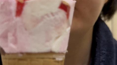 Licking An Icecream Cone Down Mynxxx