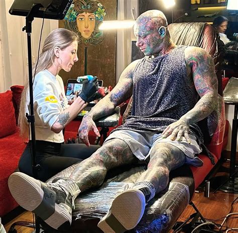 تتلو به ایران می‌آید؟ عکس