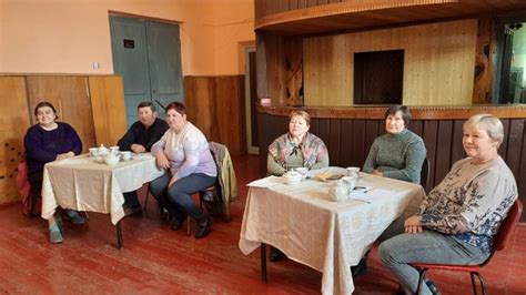 Семья самое главное в жизни человека здесь формируются ценности обретается любовь