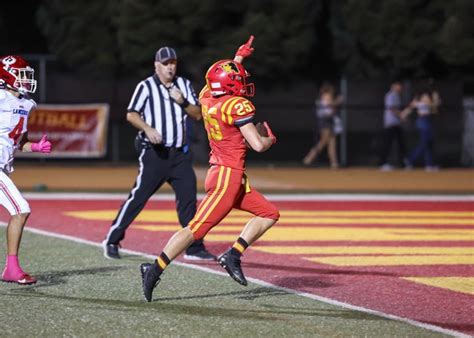 Football Mustangs Corral Win For Homecoming Crowd Oakdale Leader
