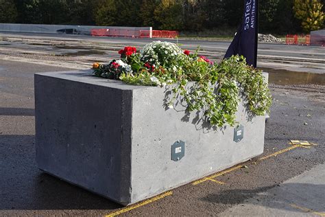 Surface Mount Planter 40 From Safetyflex