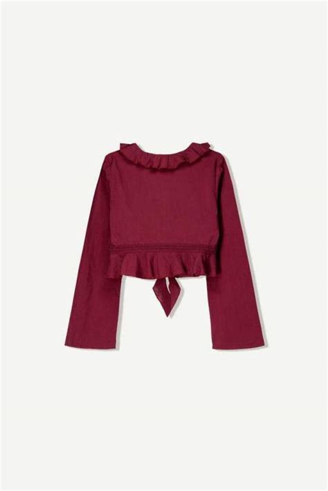 Així és La Brusa De Bershka Amb Llaçada Que Arrasa En Xarxes Pel Seu Aire Romàntic I Actual