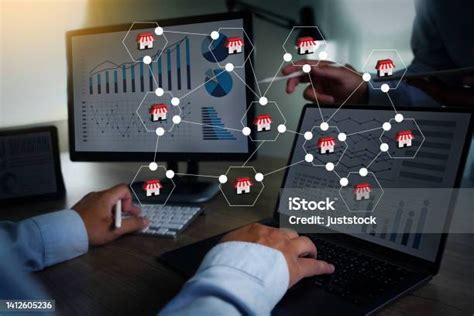 프랜차이즈 마케팅 브랜딩 소매 및 비즈니스 작업 미션 컨셉 프랜차이즈 마케팅 시스템 글로벌 네트워크 연결 현대 기술 비즈니스 영업권에 대한 스톡 사진 및 기타 이미지