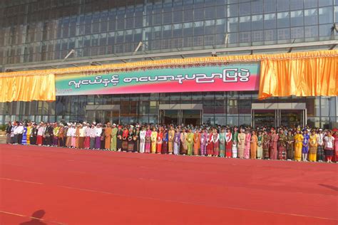 နိုင်ငံတော်စီမံအုပ်ချုပ်ရေးကောင်စီ ဥက္ကဋ္ဌ နိုင်ငံတော်ဝန်ကြီးချုပ် ဗိုလ်ချုပ်မှူးကြီး မင်းအောင်လ