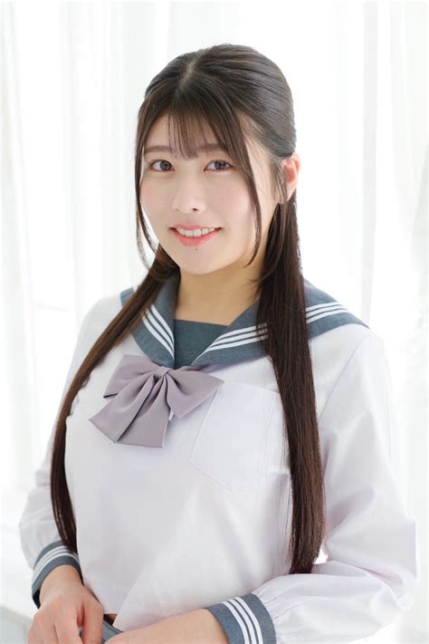 📸 画像：ちとせよしの『cream4月号』｜ちとせよしの、制服＆ビキニ姿でhカッププラチナボディを魅せる！ 『cream』表紙＆巻頭登場