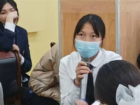 ХҮҮХДЭЭ СОНСОХ ӨДӨР