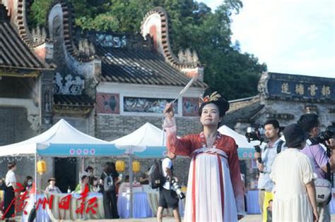 汉服巡游黄埔露营节在莲塘村举行