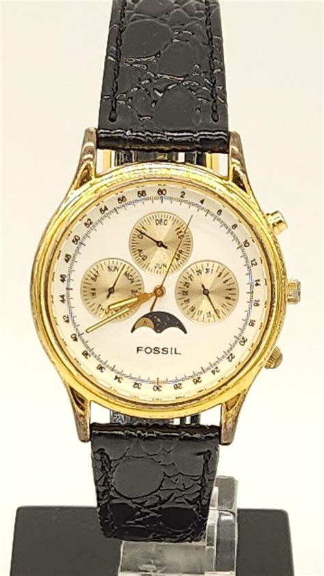 Vintage 1995 Fossil Unisex Triple Date Moon Phase Wat Gem