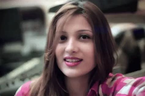 Hindi Singer Laila Khan Singer Biography News Photos Videos Nettv4u