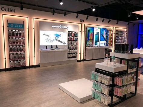 Pin By Ненашев А В On Ihelp Interior Store Design Interior Electronics Store Design Store