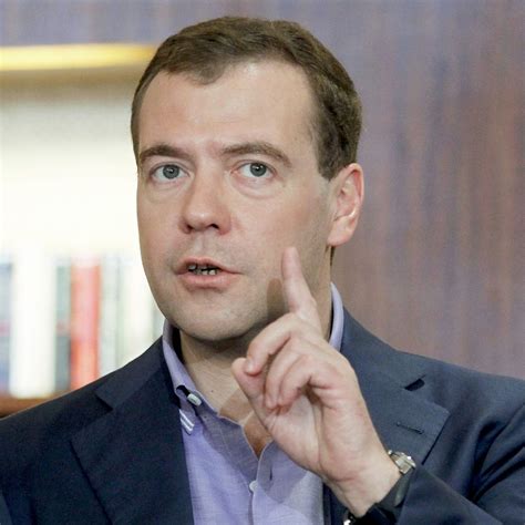 Дмитрий Медведев няма шанс срещу Путин твърдят медиите Dnes Dir Bg