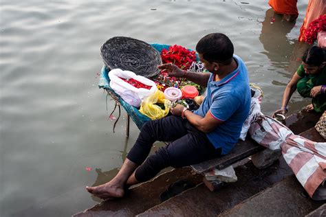 Filmmaker Sarthak Dasgupta Takes You On A Visual Pilgrimage Of Varanasi