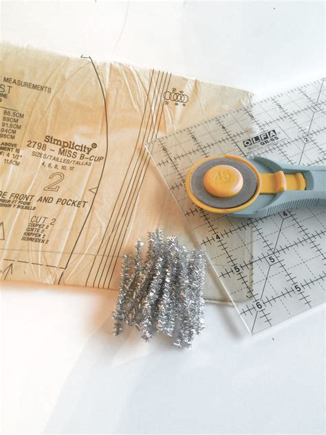 How To Decorate A Sewing Themed Christmas Tree