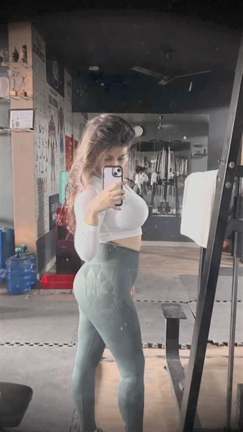 Tanyaaa With Booty Gains R Tanyaaak