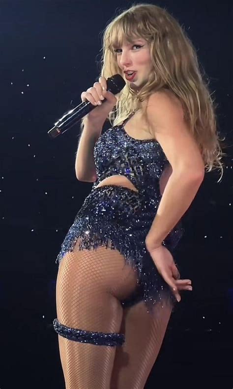 Taylor Swift Those Pantyhose Cheeks 🤤 And The Absolute Most Sexiest