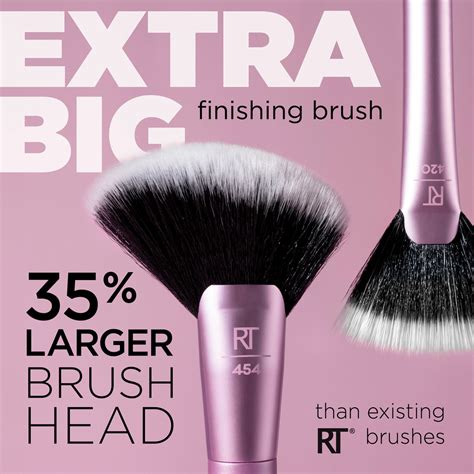 Real Techniques Extra Big Finishing Brush Large Makeup Brush For Powder Bronzer Highlight