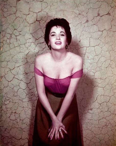 Argentine Classic Beauty Gorgeous Photos Of Linda Cristal In The 1950s