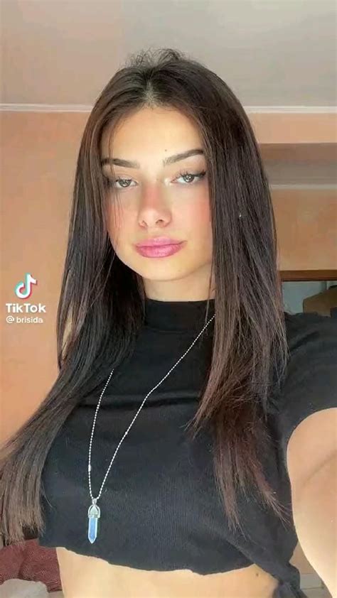 Tiktok Di Brisida Ragazza Che Balla Cose Da Ragazze Ragazze