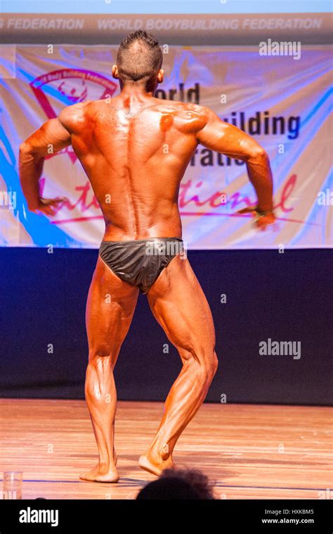 Maastricht The Netherlands October 25 2015 Male Bodybuilder Flexes