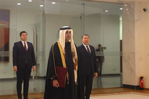 Катар Улсаас Монгол Улсад хавсран суух Элчин сайд Итгэмжлэх жуух бичгээ өргөн барив E Mn