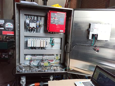 Sistemas De Control Y Potencia Strotech