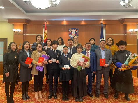 УЛААНБААТАР ХОТЫН МУЗЕЙН УДИРДЛАГА АЖИЛТНУУД ШАГНУУЛЛАА УЛААНБААТАР ХОТЫН МУЗЕЙУЛААНБААТАР