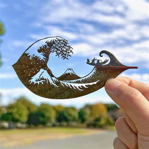 A Japanese Artist Finds Solace And Global Fans With Intricate Leaf